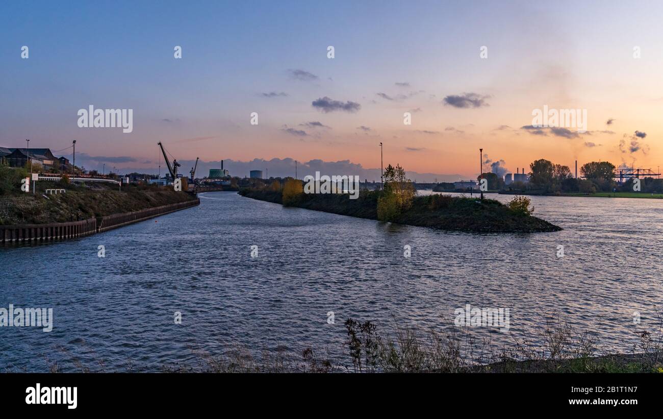 Rheinpark Duisburg Stockfotos und -bilder Kaufen - Alamy
