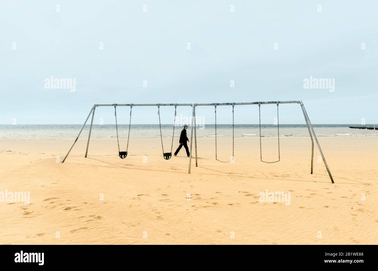 Beachcomber, der am Douglas Park, First Street Beach am Michigansee in ...