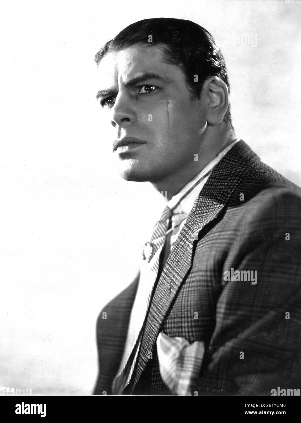 Paul MUNI als Tony Camonte Publicity Portrait für SCARFACE 1932 ...