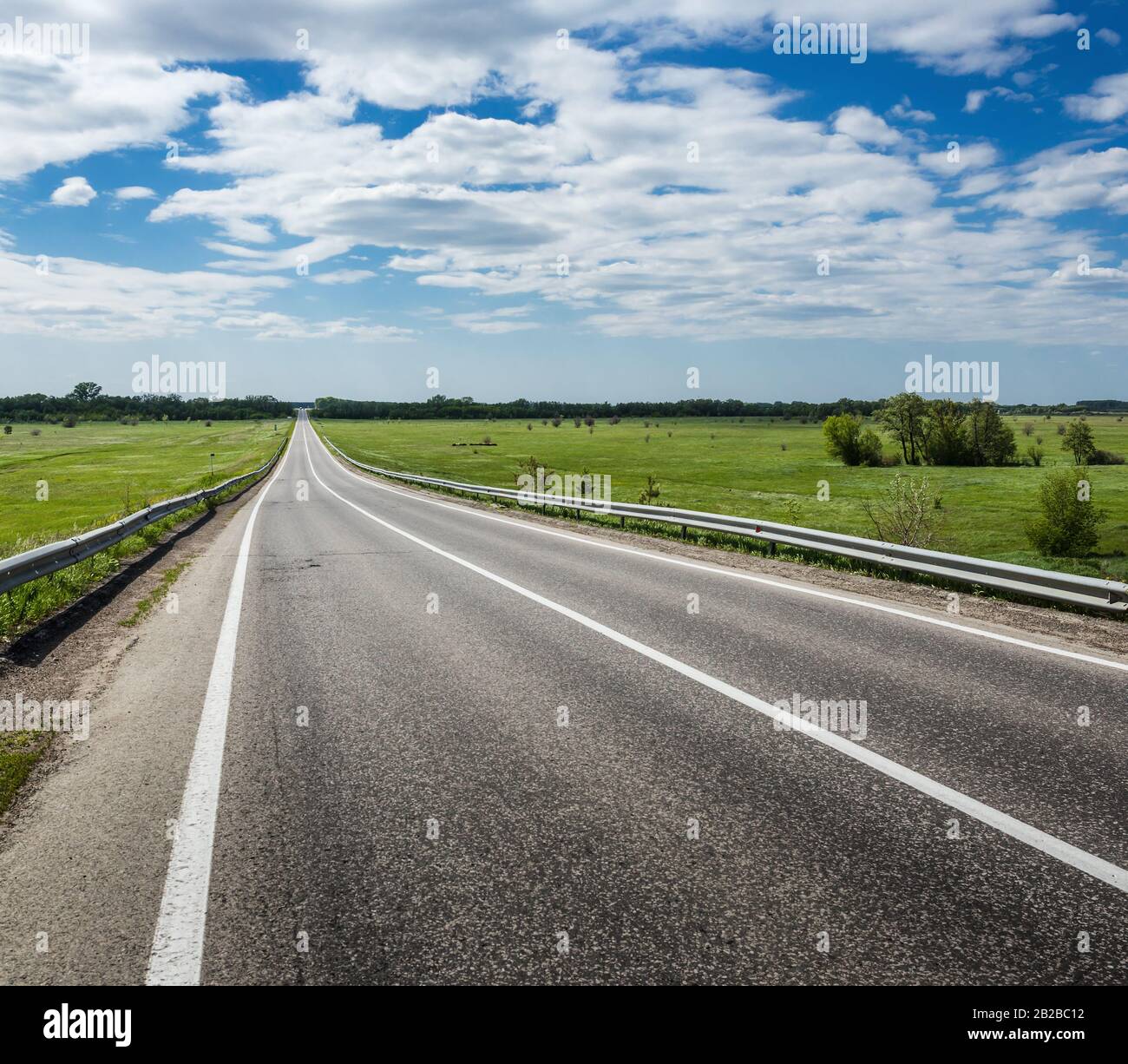 Autobahn in der landschaft -Fotos und -Bildmaterial in hoher Auflösung ...