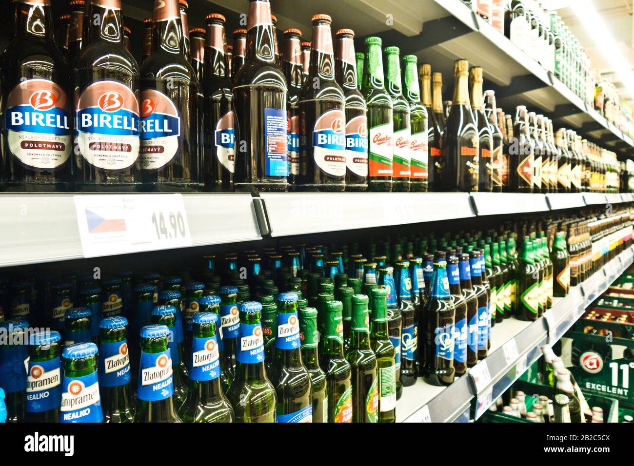 Tschechischer supermarkt mit bier -Fotos und -Bildmaterial in hoher ...
