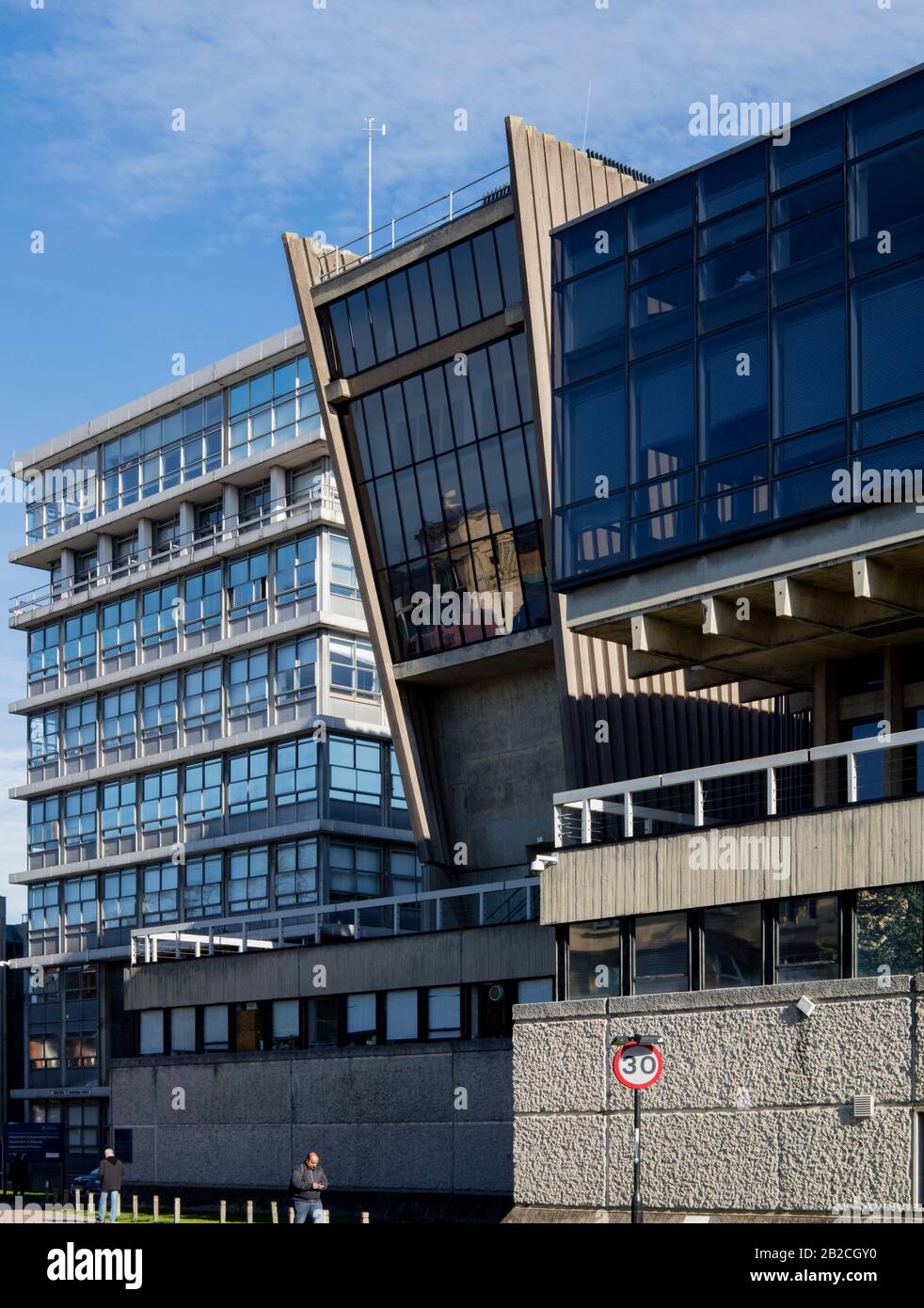 Department of physics -Fotos und -Bildmaterial in hoher Auflösung – Alamy