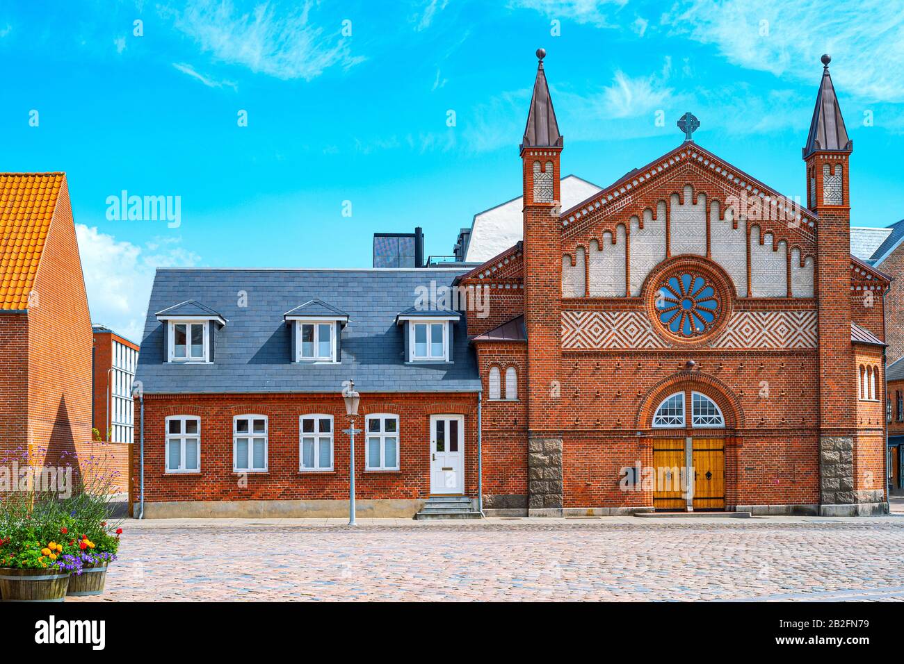 Die pfarrkirche in der kirkegade street -Fotos und -Bildmaterial in ...