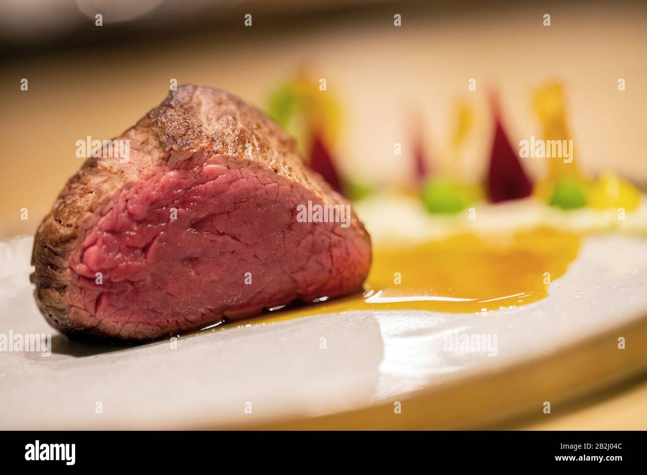 Düsseldorf, Deutschland. März 2020. Ein Hauptgericht mit US-Rinderfilet ...