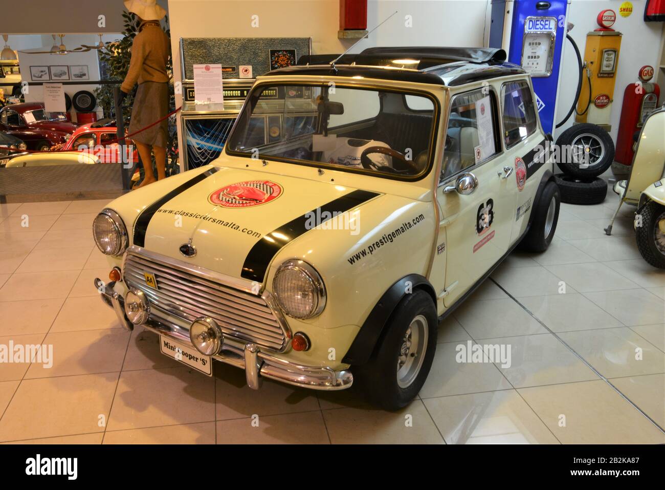 Mini 1275 gt -Fotos und -Bildmaterial in hoher Auflösung – Alamy
