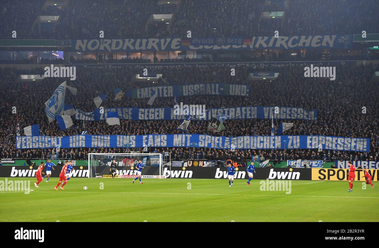 Gelsenkirchen, Deutschland. März 2020. Fußball: DFB-Pokal, FC Schalke 04 - Bayern München ...