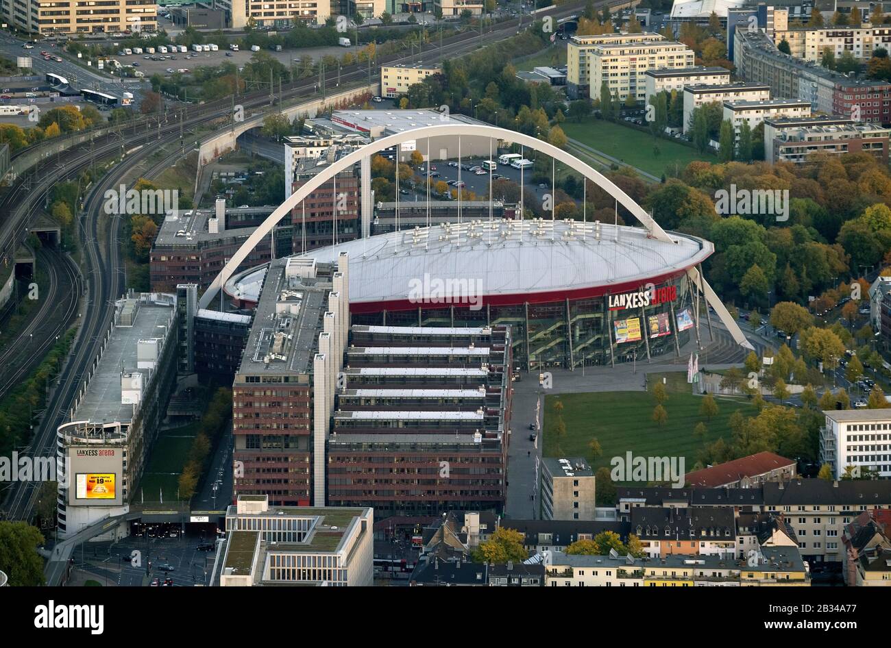Luftaufnahme der lanxess arena -Fotos und -Bildmaterial in hoher ... Luftaufnahme der lanxess arena -Fotos und -Bildmaterial in hoher ...