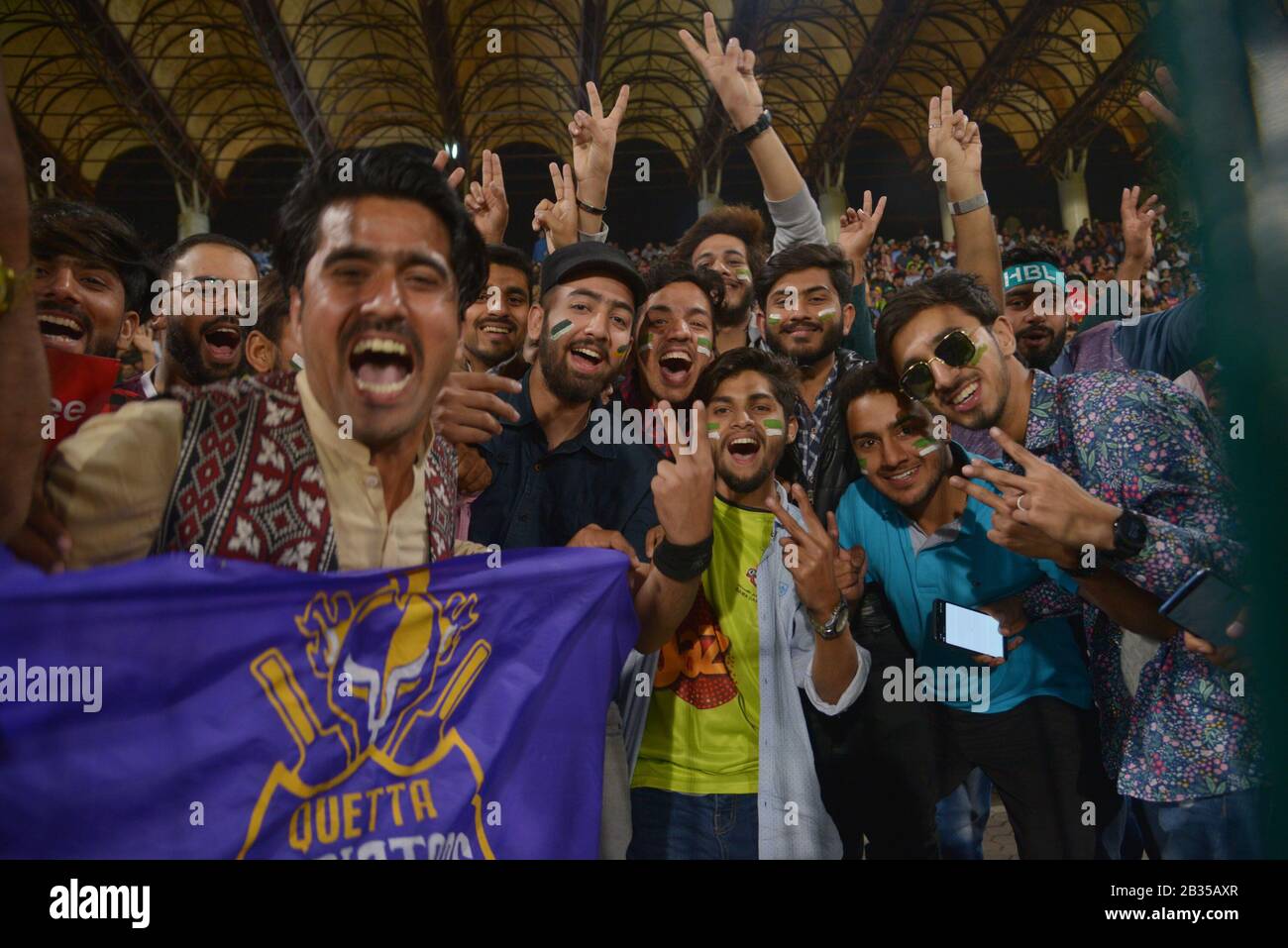 Lahore, Pakistan. März 2020. Ein Blick auf das T20-Cricket-Spiel ...