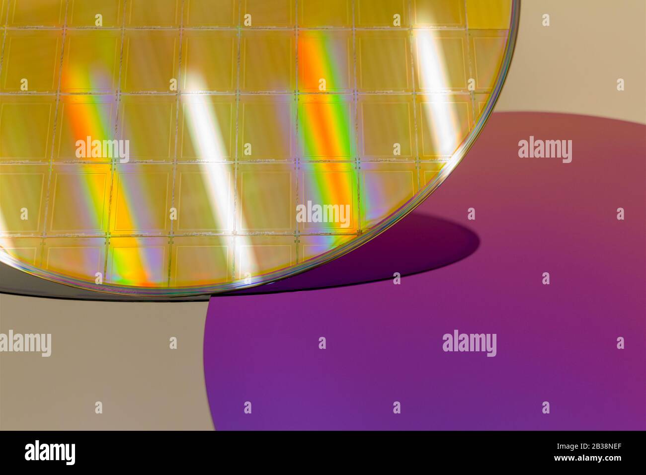 Silizium-Wafer drei Arten -leere graue Wafer, lila Wafer mit SiO Film ...