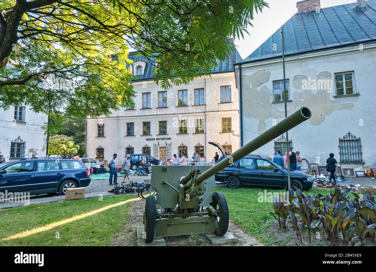 Kanone WW2 im Dukla Palace, heute Historisches Museum, in Dukla ...