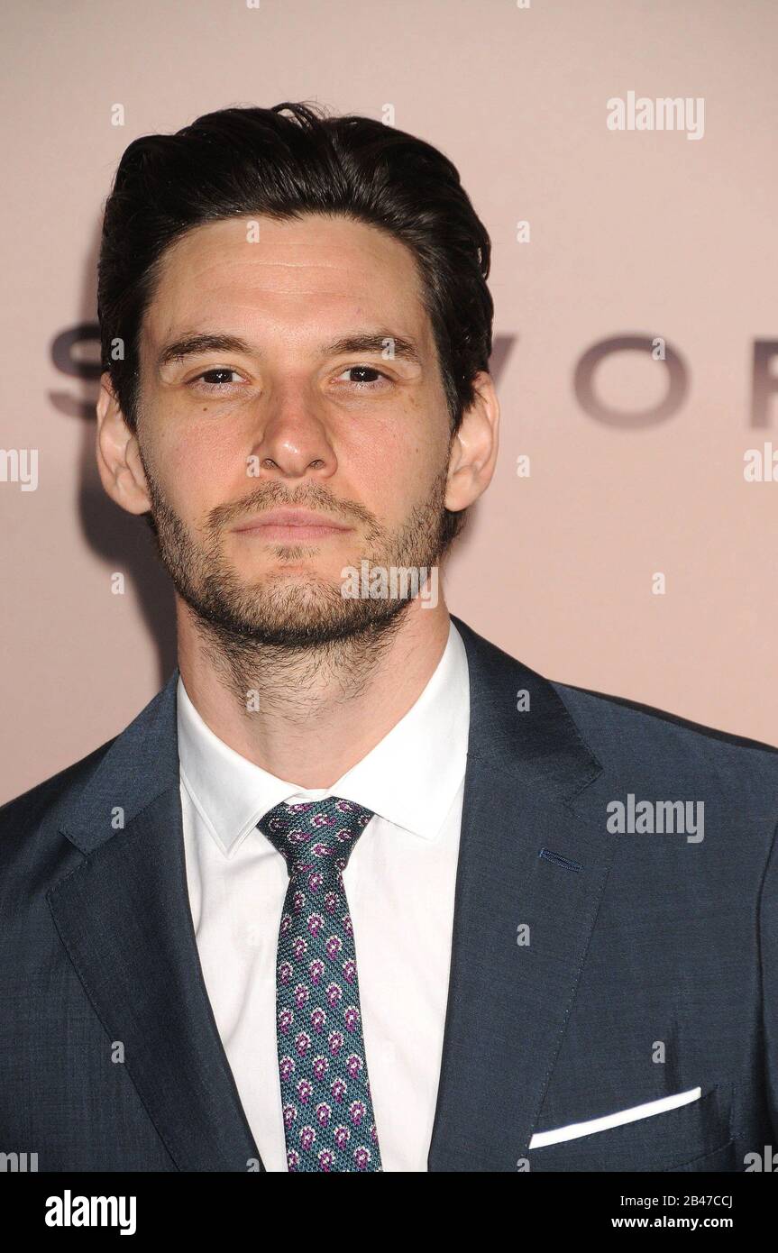 Ben barnes westworld -Fotos und -Bildmaterial in hoher Auflösung – Alamy
