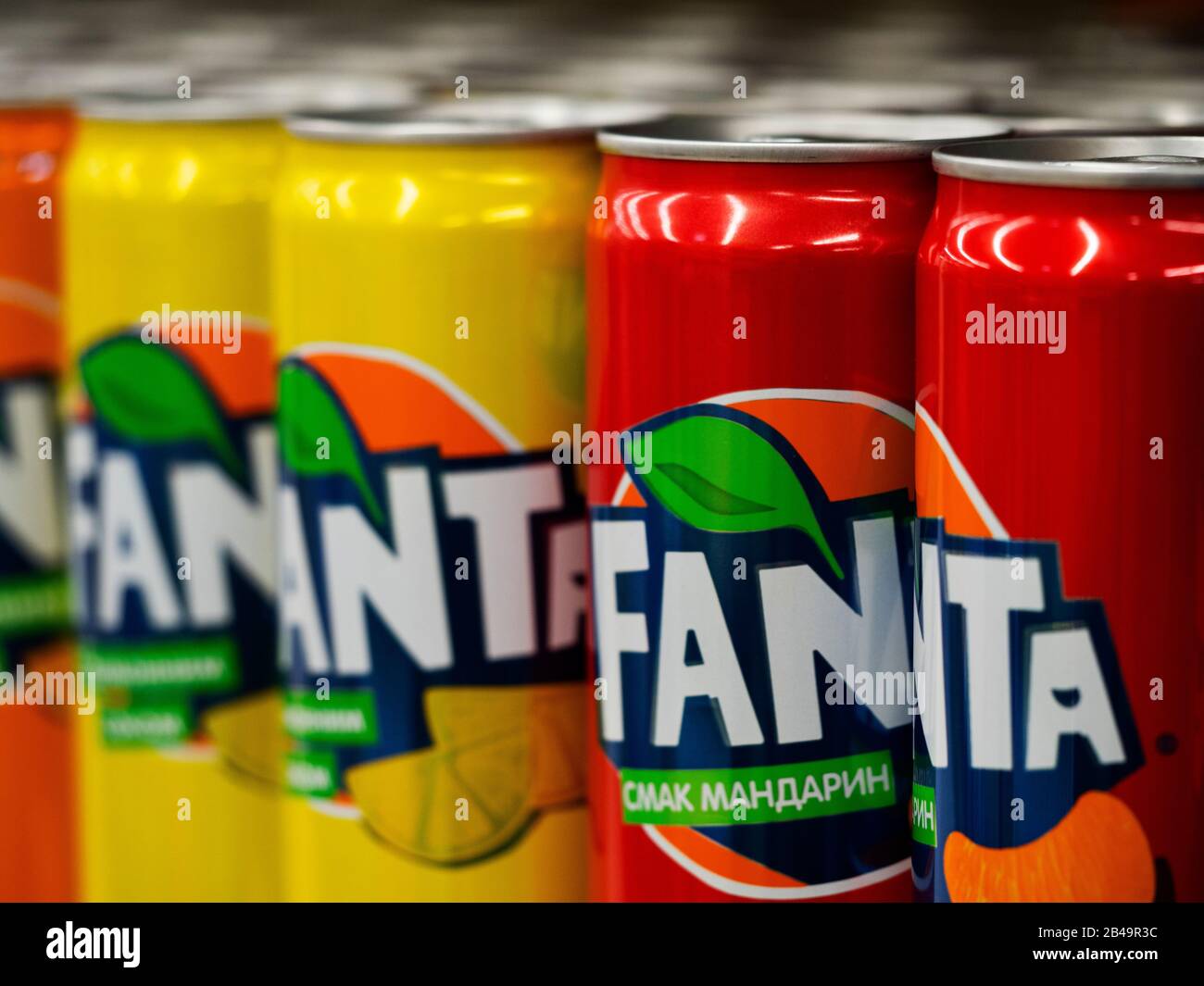 Fanta In Dosen Stockfotos und -bilder Kaufen - Alamy
