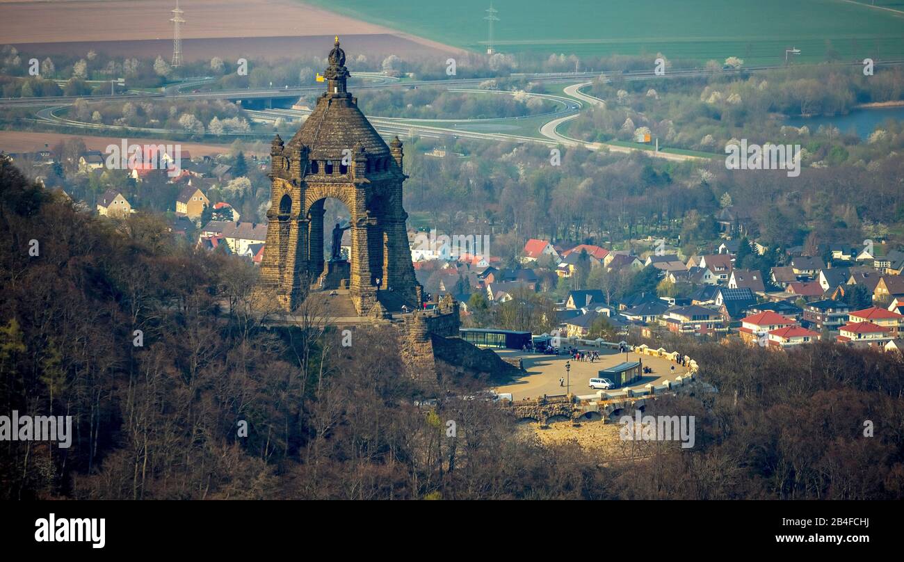 Luftaufnahme des Denkmals Kaiser Wilhelm Denkmal an der Porta ...
