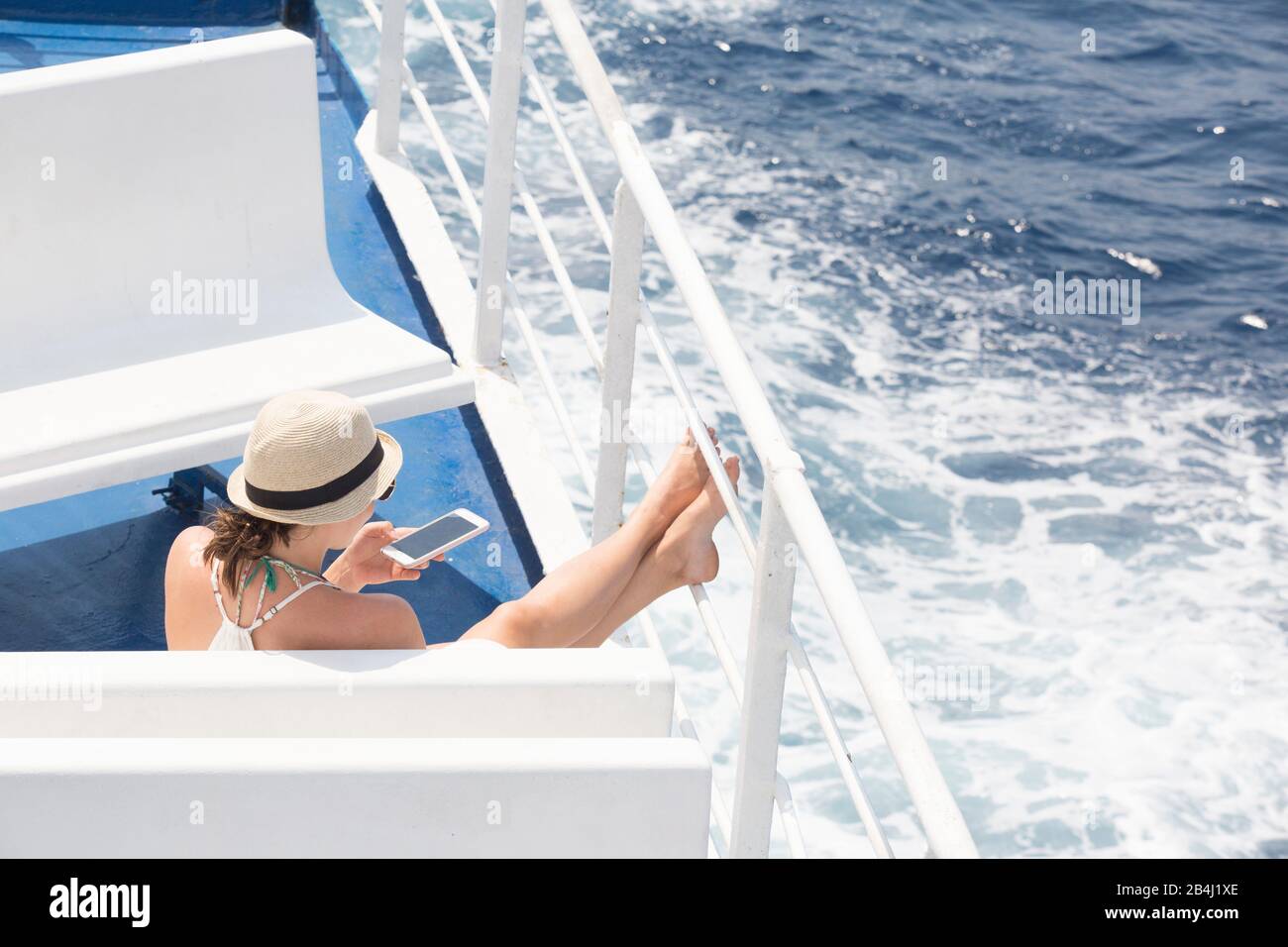 Heranwachsende jugendliche -Fotos und -Bildmaterial in hoher Auflösung ...