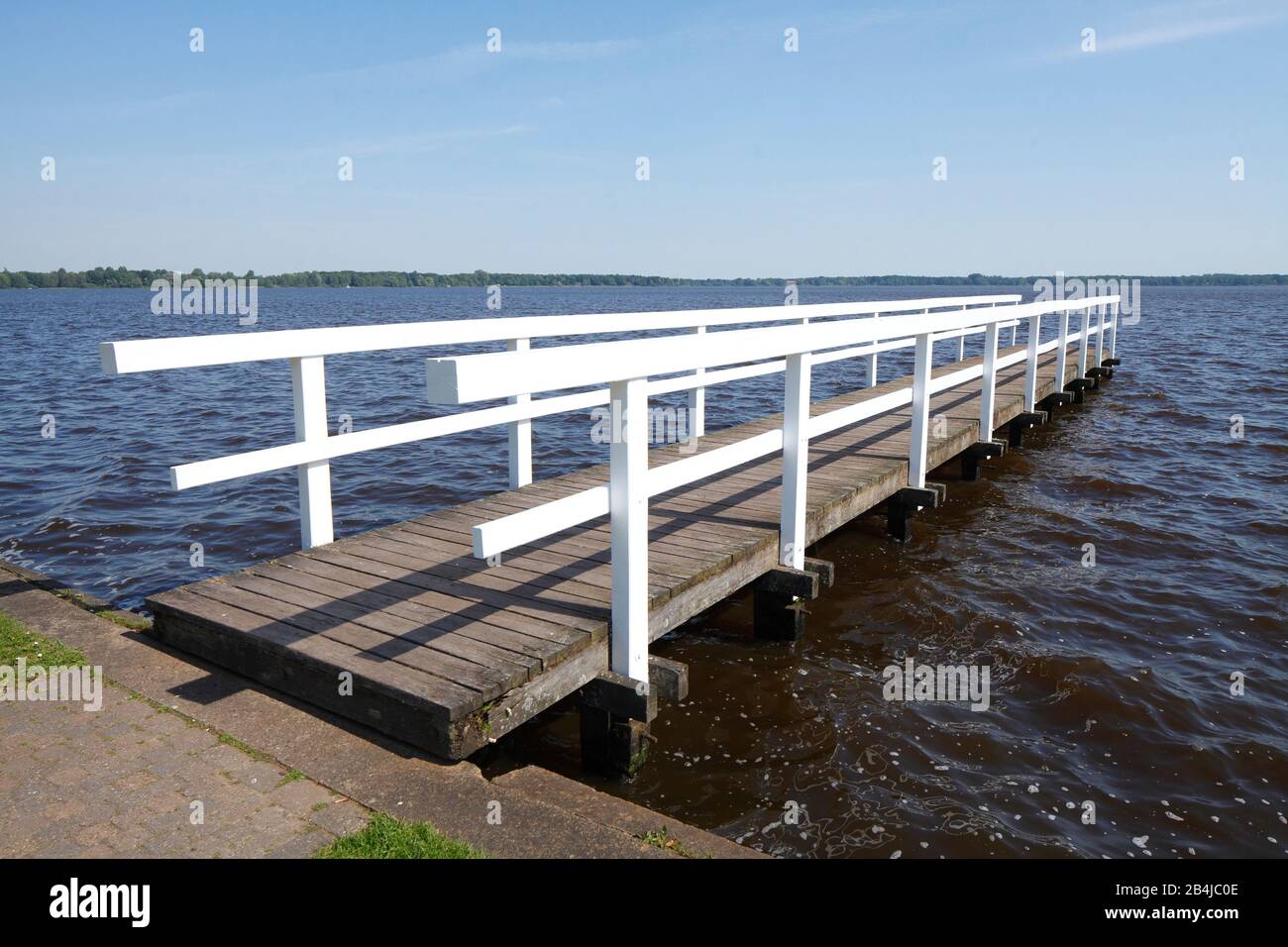 Steg am zwischenahner meer im kurpark -Fotos und -Bildmaterial in hoher ...