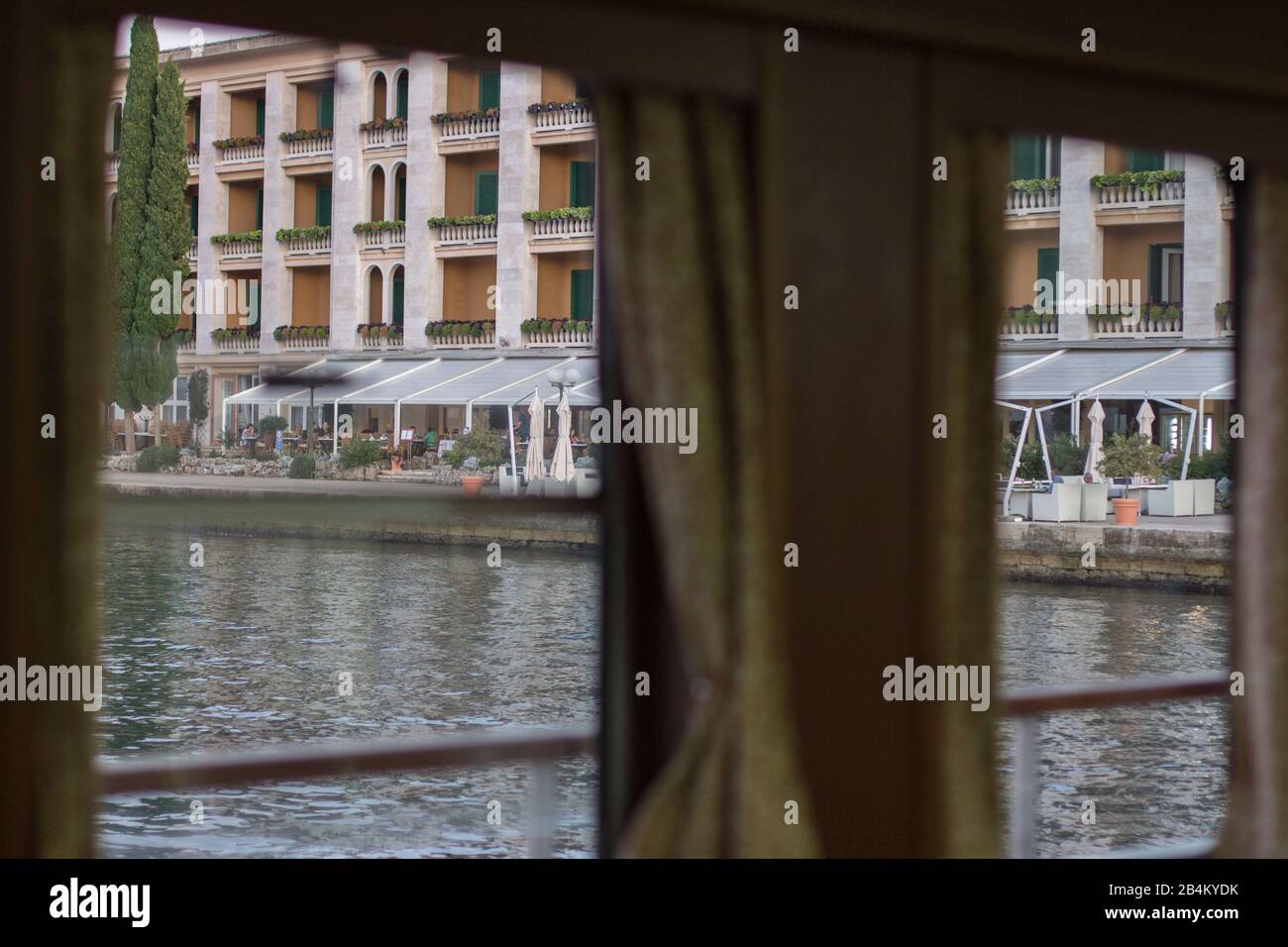 Kabinenschiff fenster -Fotos und -Bildmaterial in hoher Auflösung – Alamy