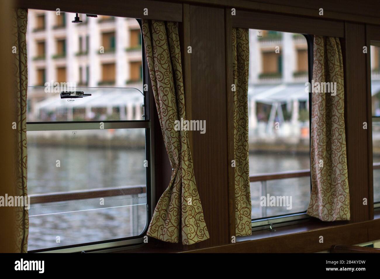 Kabinenschiff fenster -Fotos und -Bildmaterial in hoher Auflösung – Alamy