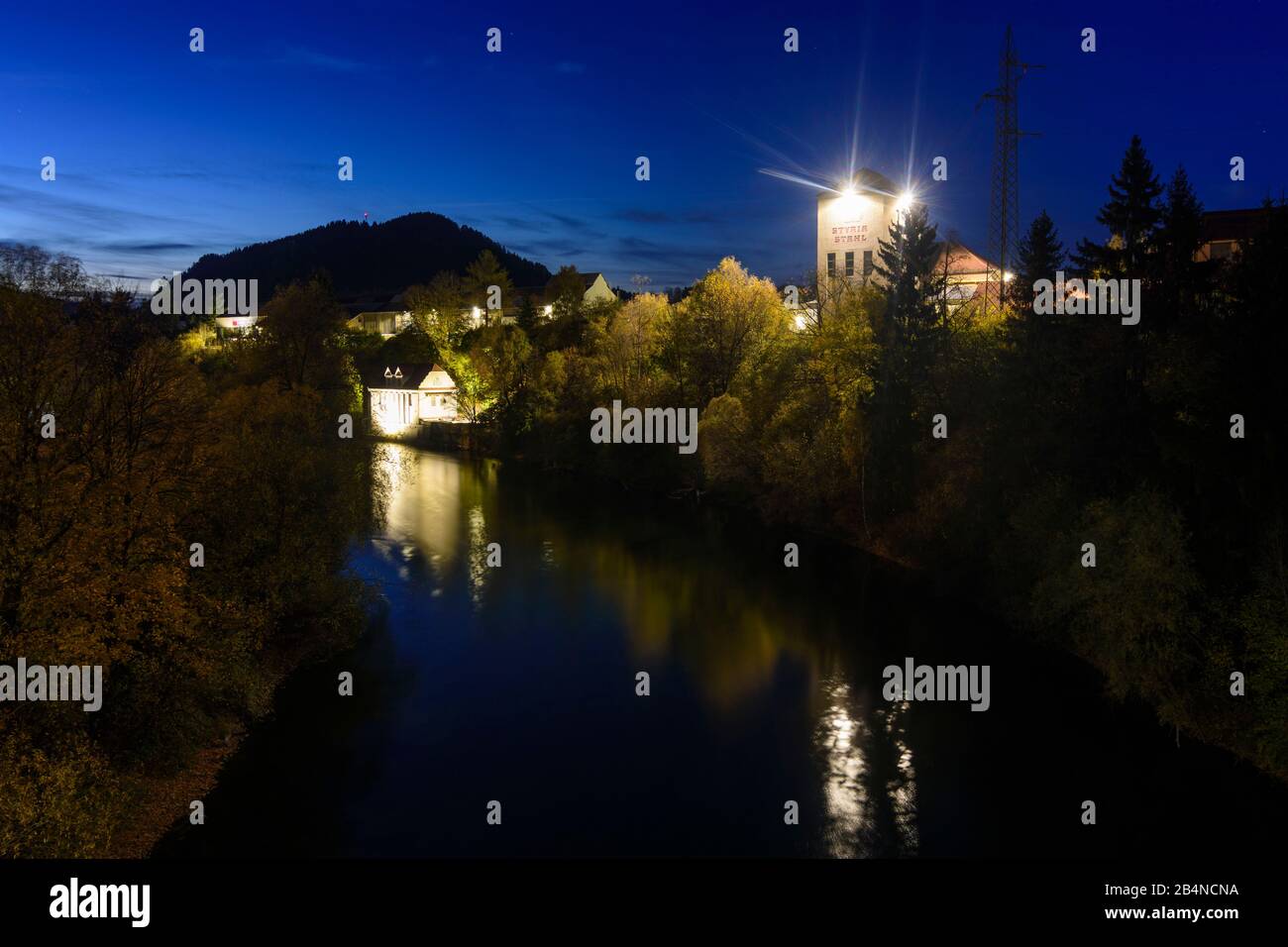 River mur -Fotos und -Bildmaterial in hoher Auflösung – Alamy