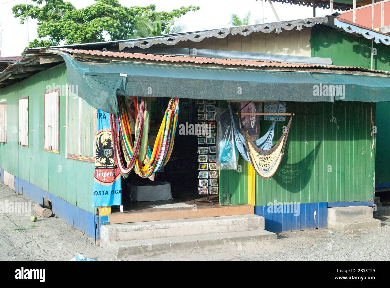 Laden strand -Fotos und -Bildmaterial in hoher Auflösung – Alamy