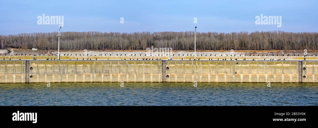 Donau kai mit schloss -Fotos und -Bildmaterial in hoher Auflösung – Alamy