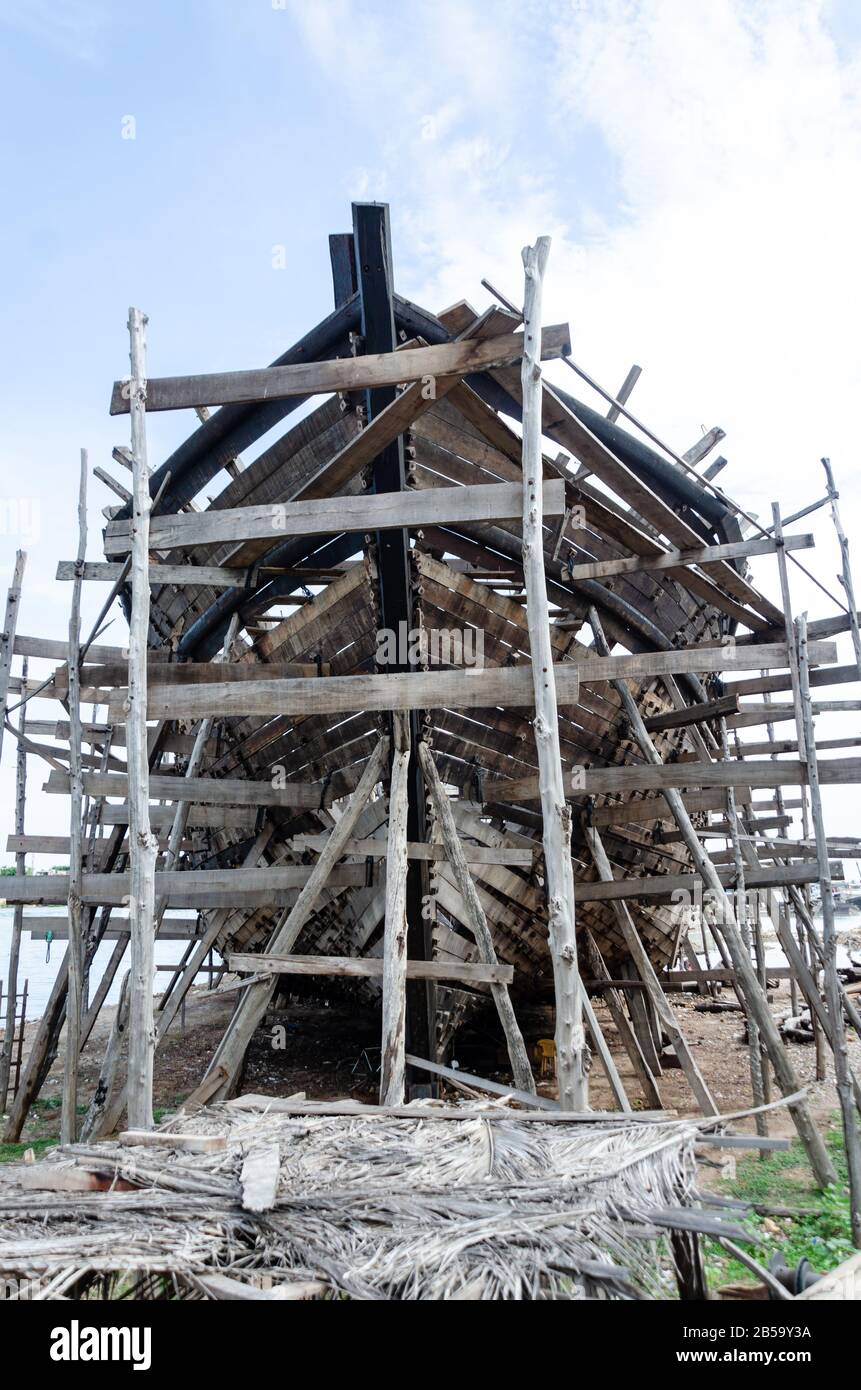 Das Schiff wird aus Holz auf Der Schiffsbau-Werft, Rukmavati River ...