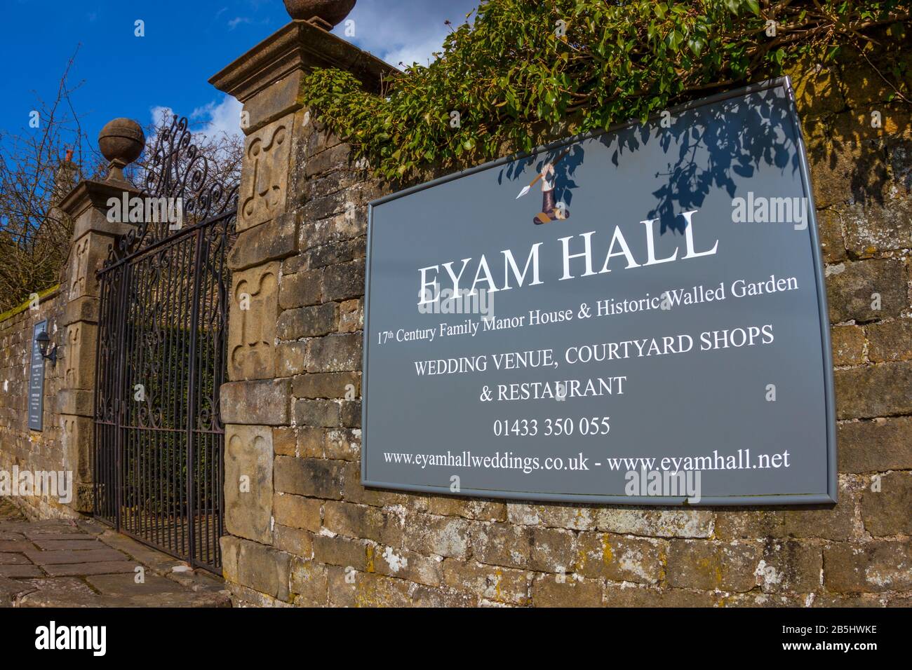 Eyam village sign -Fotos und -Bildmaterial in hoher Auflösung – Alamy