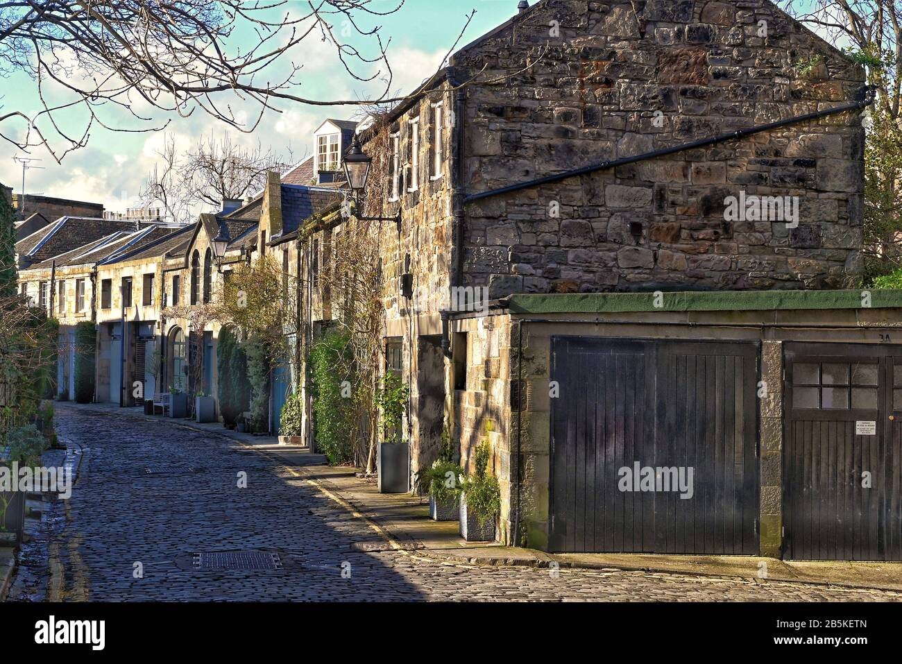 Edinburgh circus -Fotos und -Bildmaterial in hoher Auflösung – Alamy