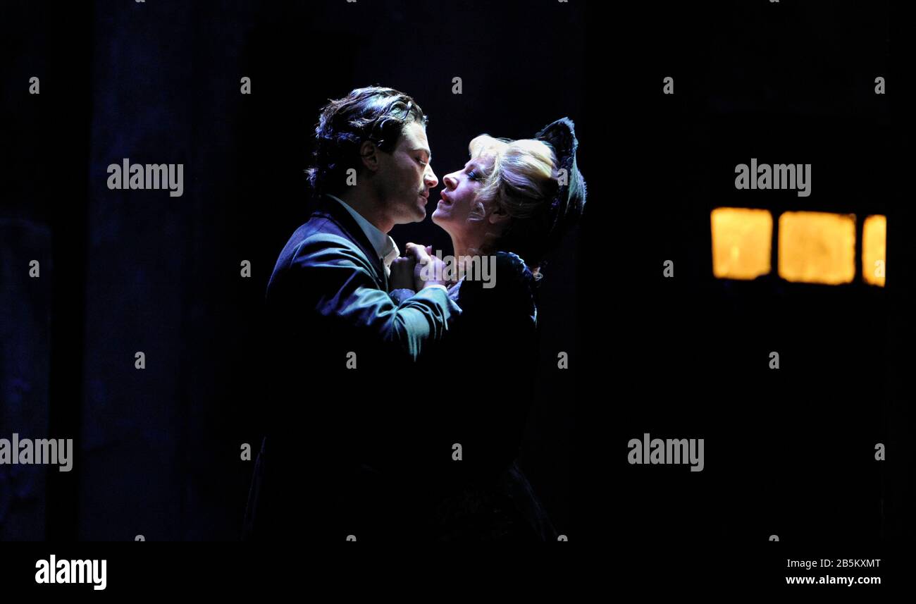 Vittorio Grigolo (Faust), Angela Gheorghiu (Marguerite) in FAUST von ...