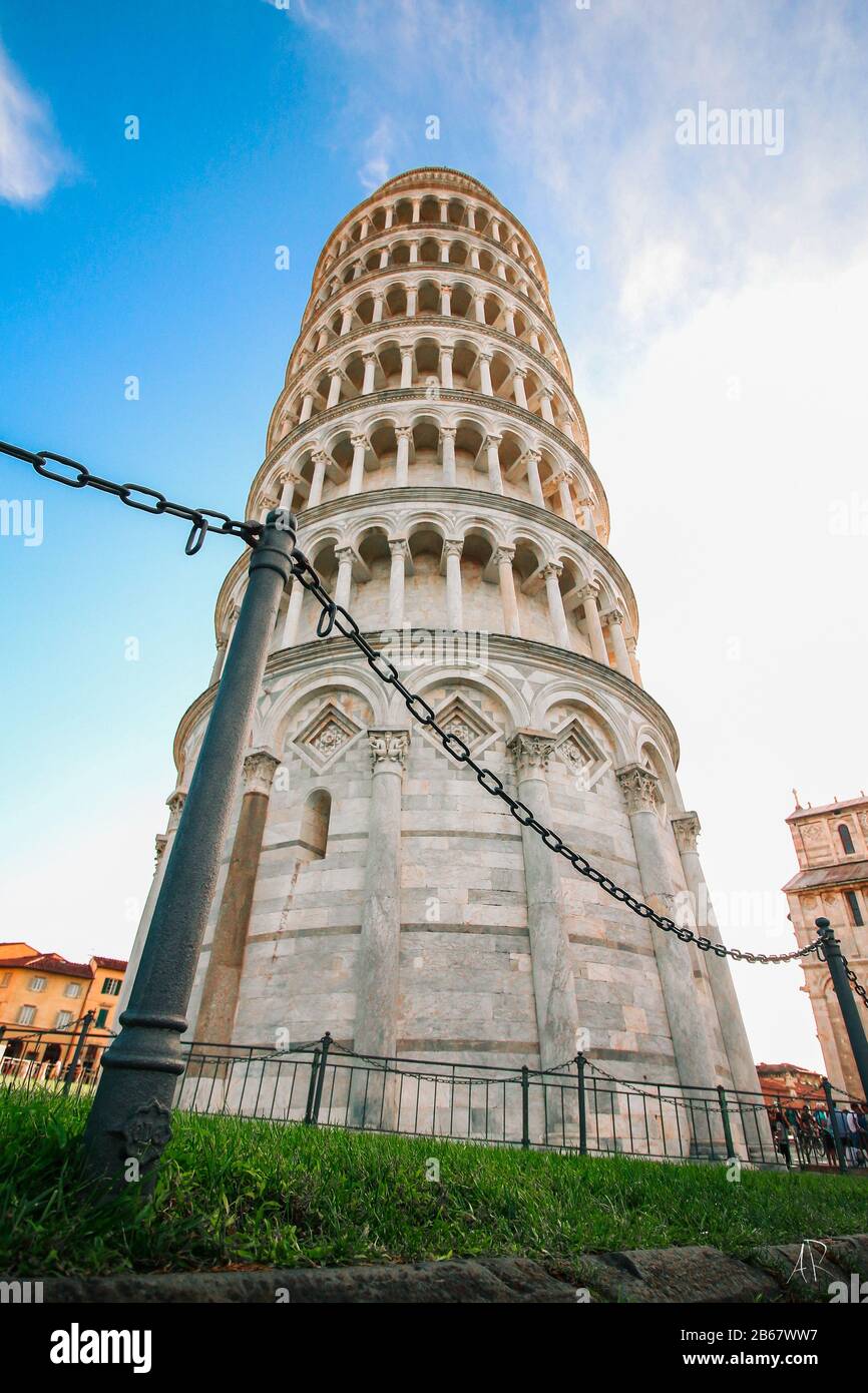 Schiefer Turm Von Pisa Tourismus Stockfotos und -bilder Kaufen - Alamy