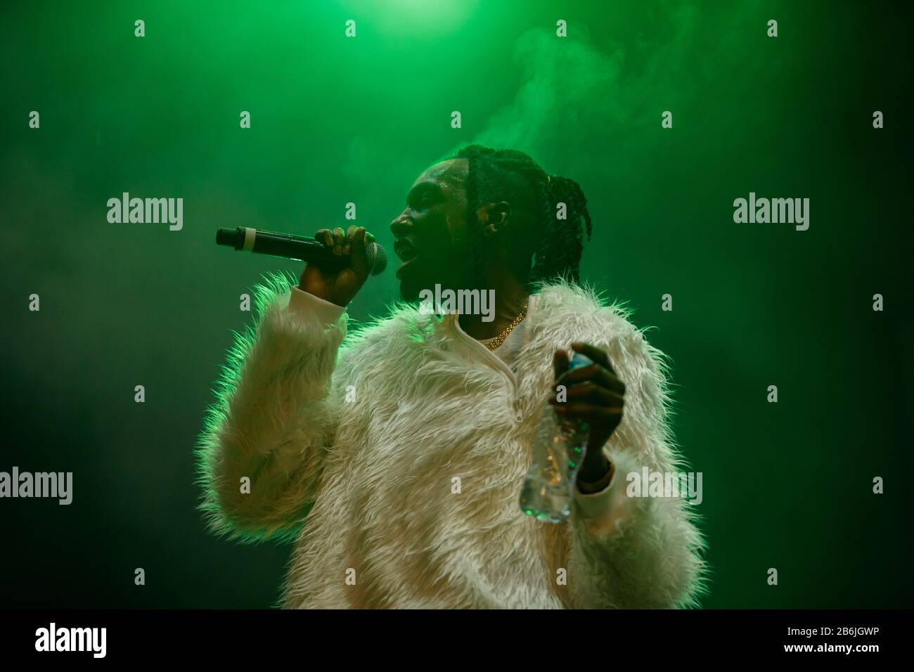 Konzert rapper -Fotos und -Bildmaterial in hoher Auflösung – Alamy