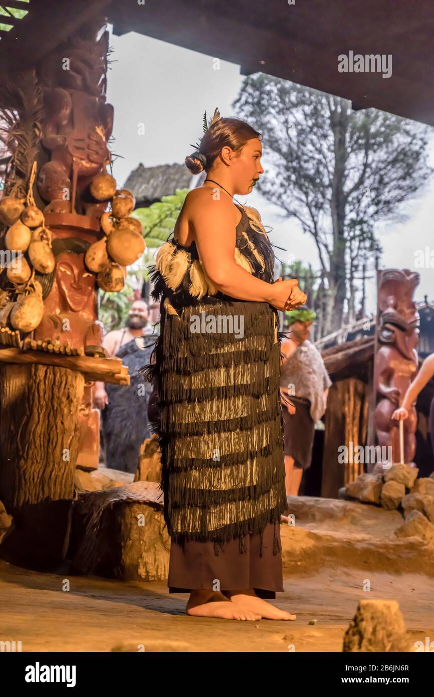 Mitai maori dorf -Fotos und -Bildmaterial in hoher Auflösung – Alamy