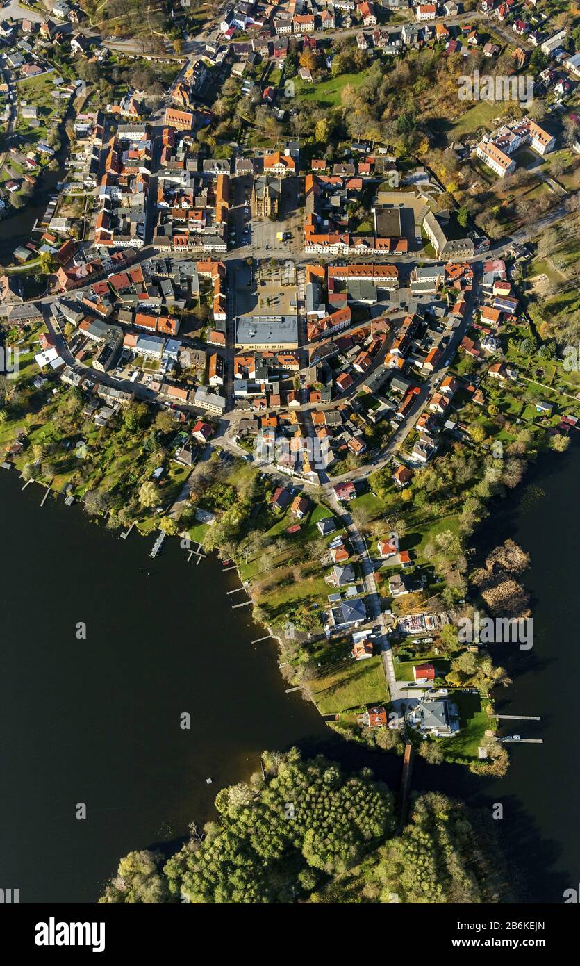 Stadtzentrum von Fürstenberg an der Havel mit den Seen Baalensee und ...