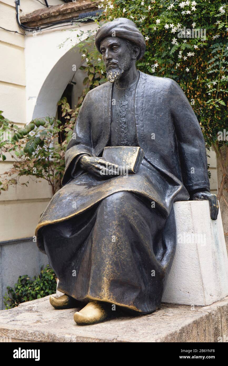 Monument maimonides cordoba andalucia spain -Fotos und -Bildmaterial in ...