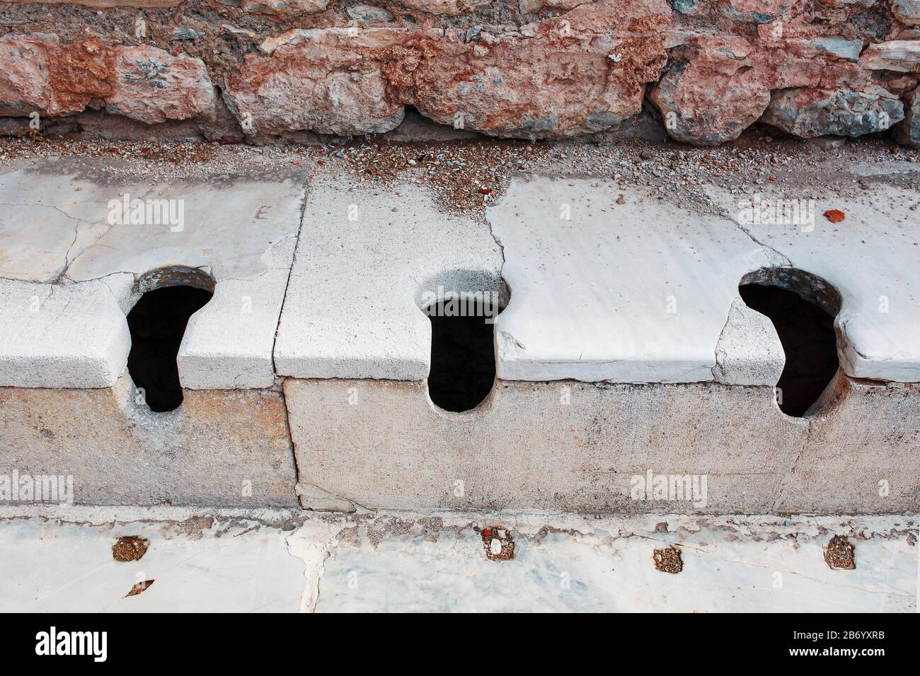 Ancient Public Latrines Stockfotos und -bilder Kaufen - Alamy