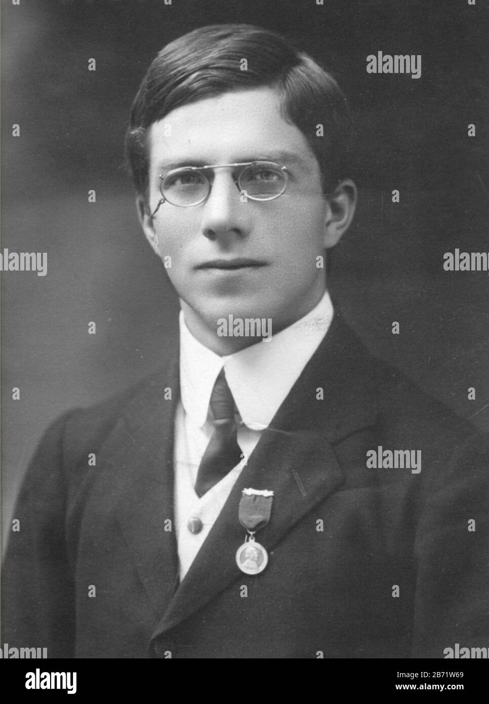 Sir ronald aylmer fischer -Fotos und -Bildmaterial in hoher Auflösung ...