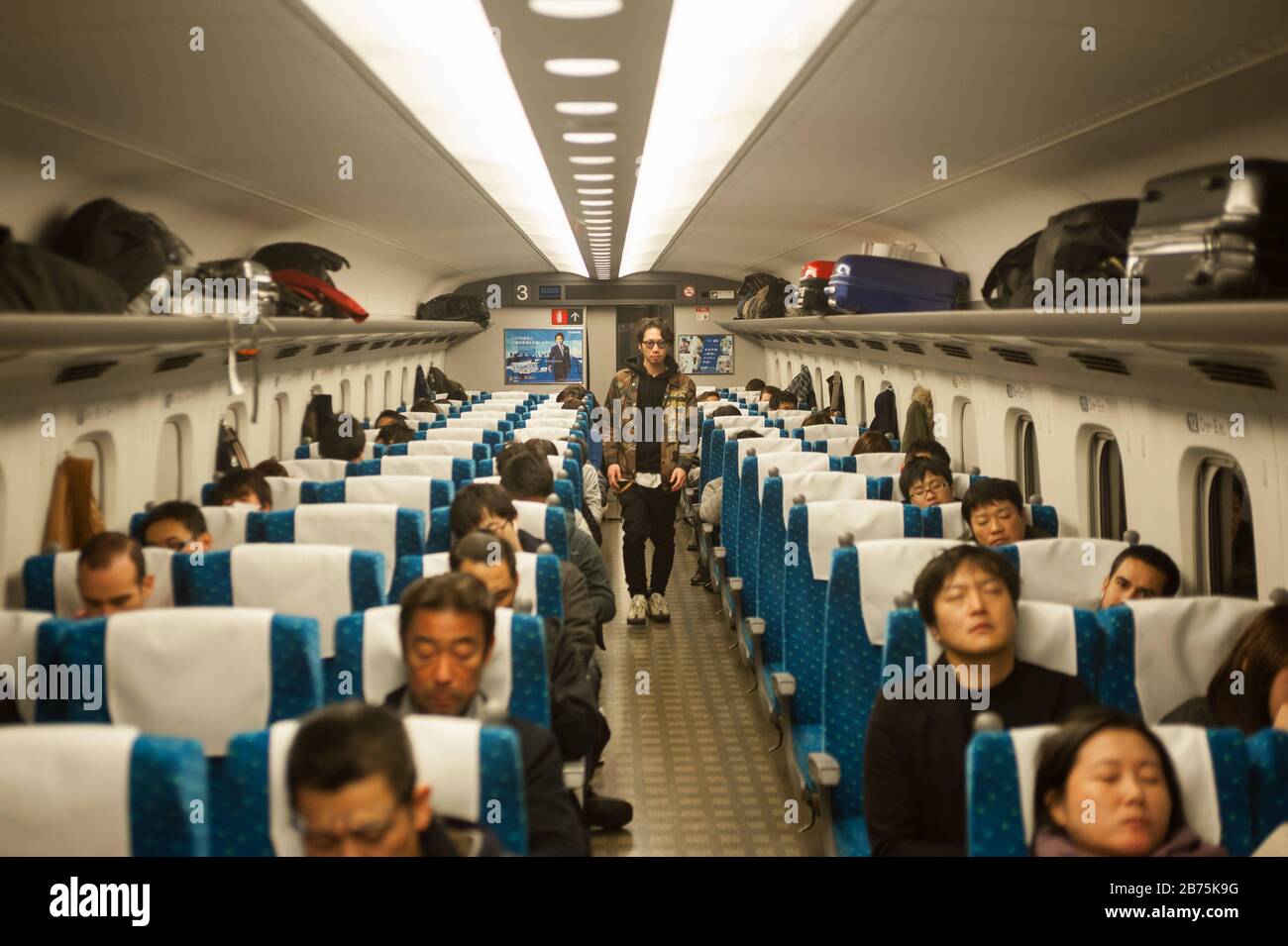 Jr 700 klasse shinkansen -Fotos und -Bildmaterial in hoher Auflösung ...