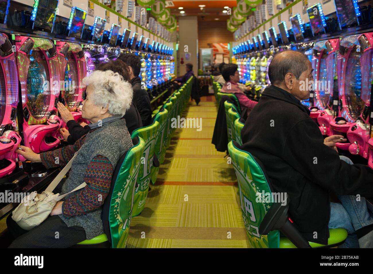Pachinko hall -Fotos und -Bildmaterial in hoher Auflösung – Alamy