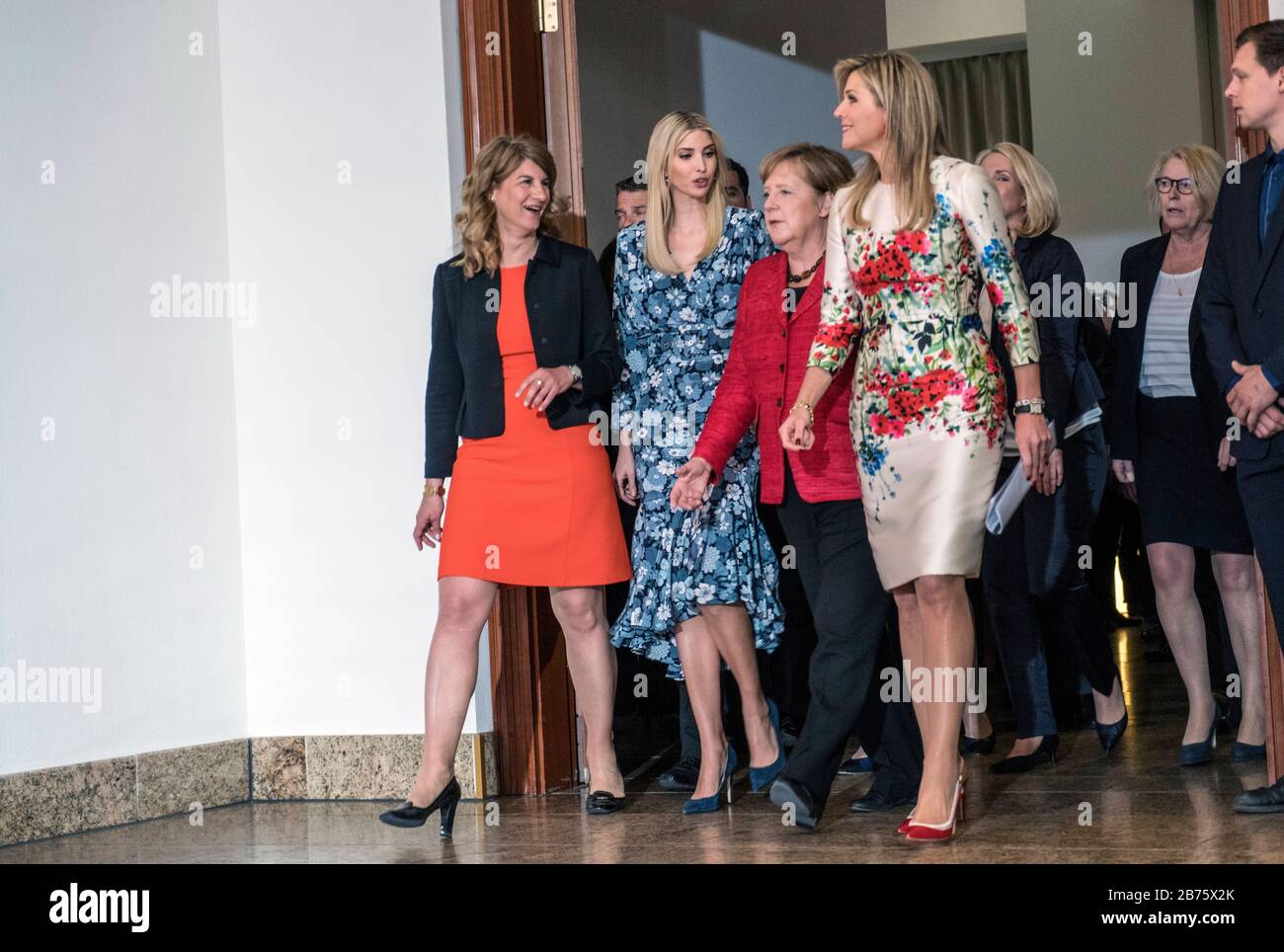With her daughter stephanie -Fotos und -Bildmaterial in hoher Auflösung ...