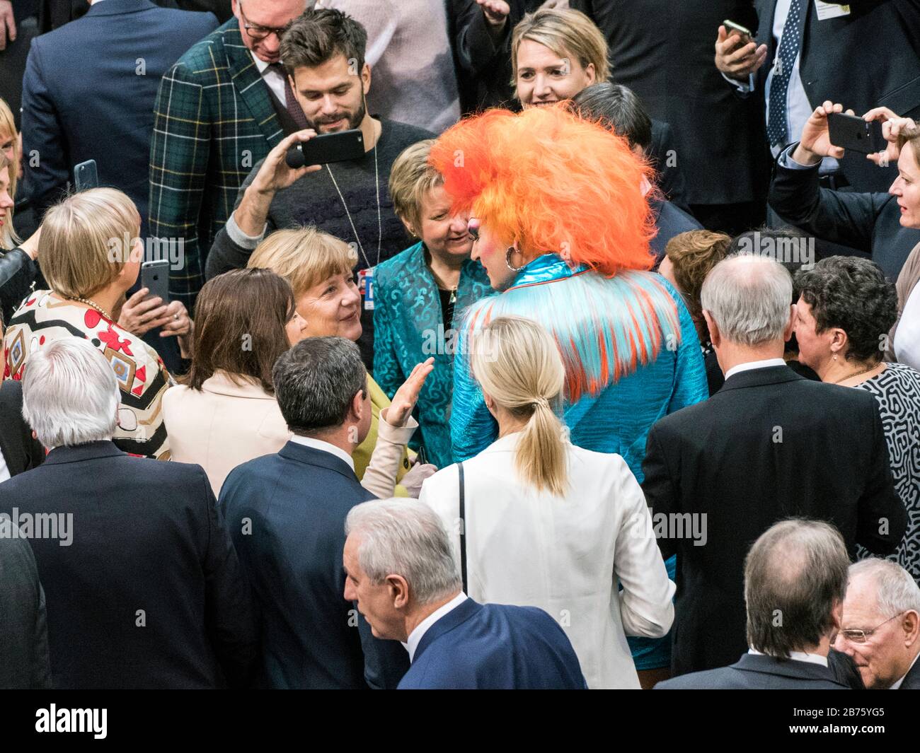 Drag queen olivia jones -Fotos und -Bildmaterial in hoher Auflösung – Alamy