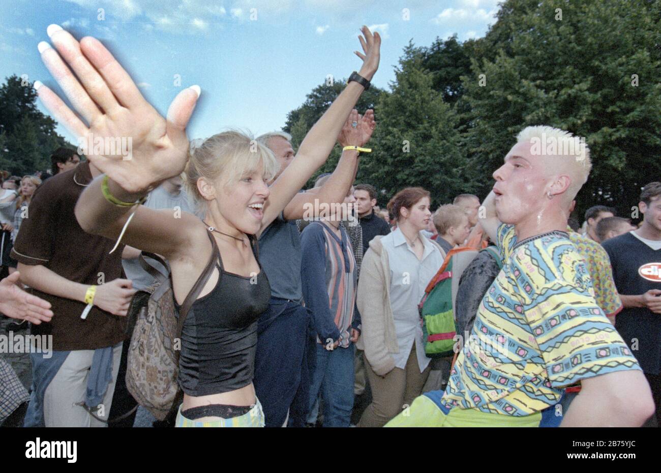 Love parade 1998 -Fotos und -Bildmaterial in hoher Auflösung – Alamy