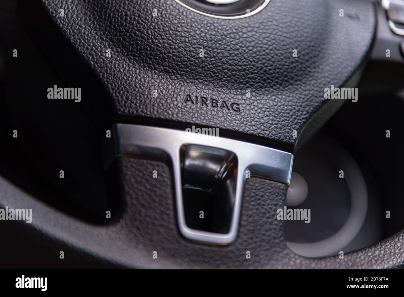 Airbag logo -Fotos und -Bildmaterial in hoher Auflösung – Alamy