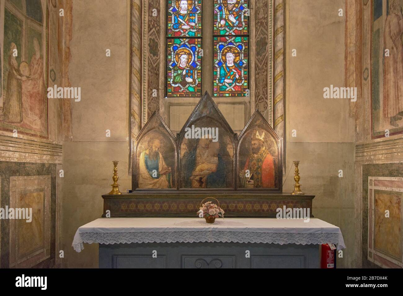 Triptychon reisealtar -Fotos und -Bildmaterial in hoher Auflösung – Alamy