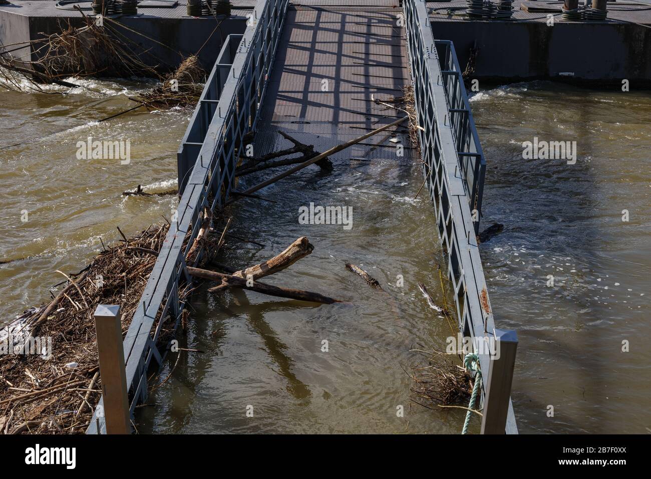 Hochwasser bach schaden -Fotos und -Bildmaterial in hoher Auflösung – Alamy
