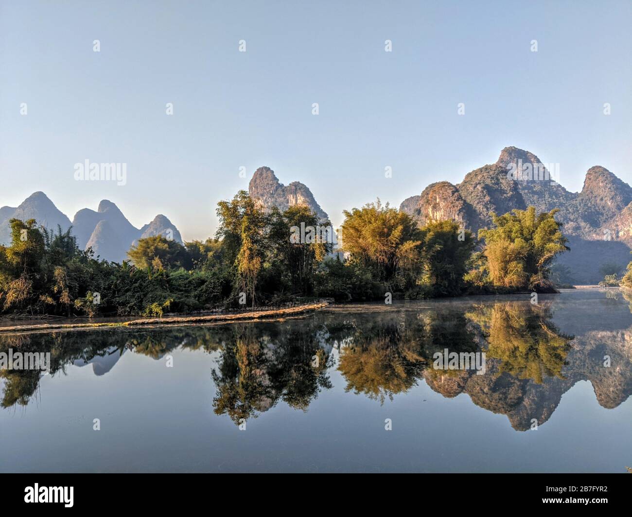 Yangshuo lodge -Fotos und -Bildmaterial in hoher Auflösung – Alamy
