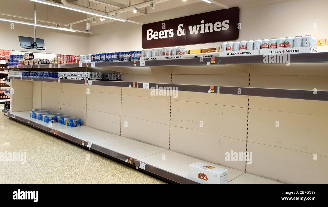 Leere regale im supermarkt -Fotos und -Bildmaterial in hoher Auflösung ...