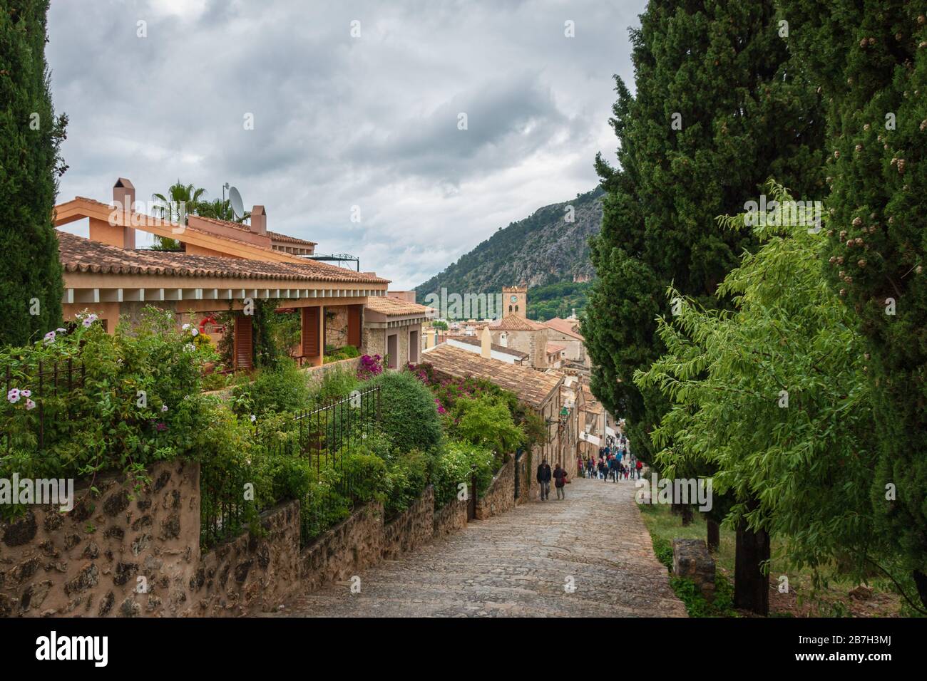Die Treppe Carrer del Calvari führt über 365 Stufen zur Kapelle El ...