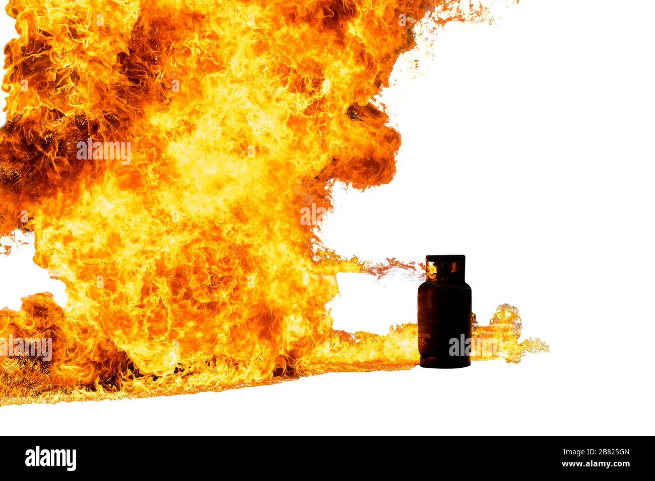 Die Explosion der Gasflaschen im Haushalt wurde auf weißem Hintergrund ...