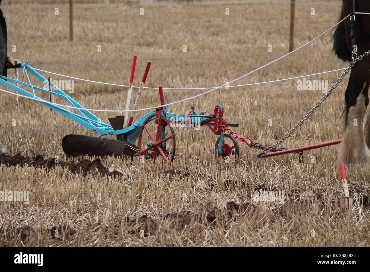 Vintage pferd gezogener pflug -Fotos und -Bildmaterial in hoher ...