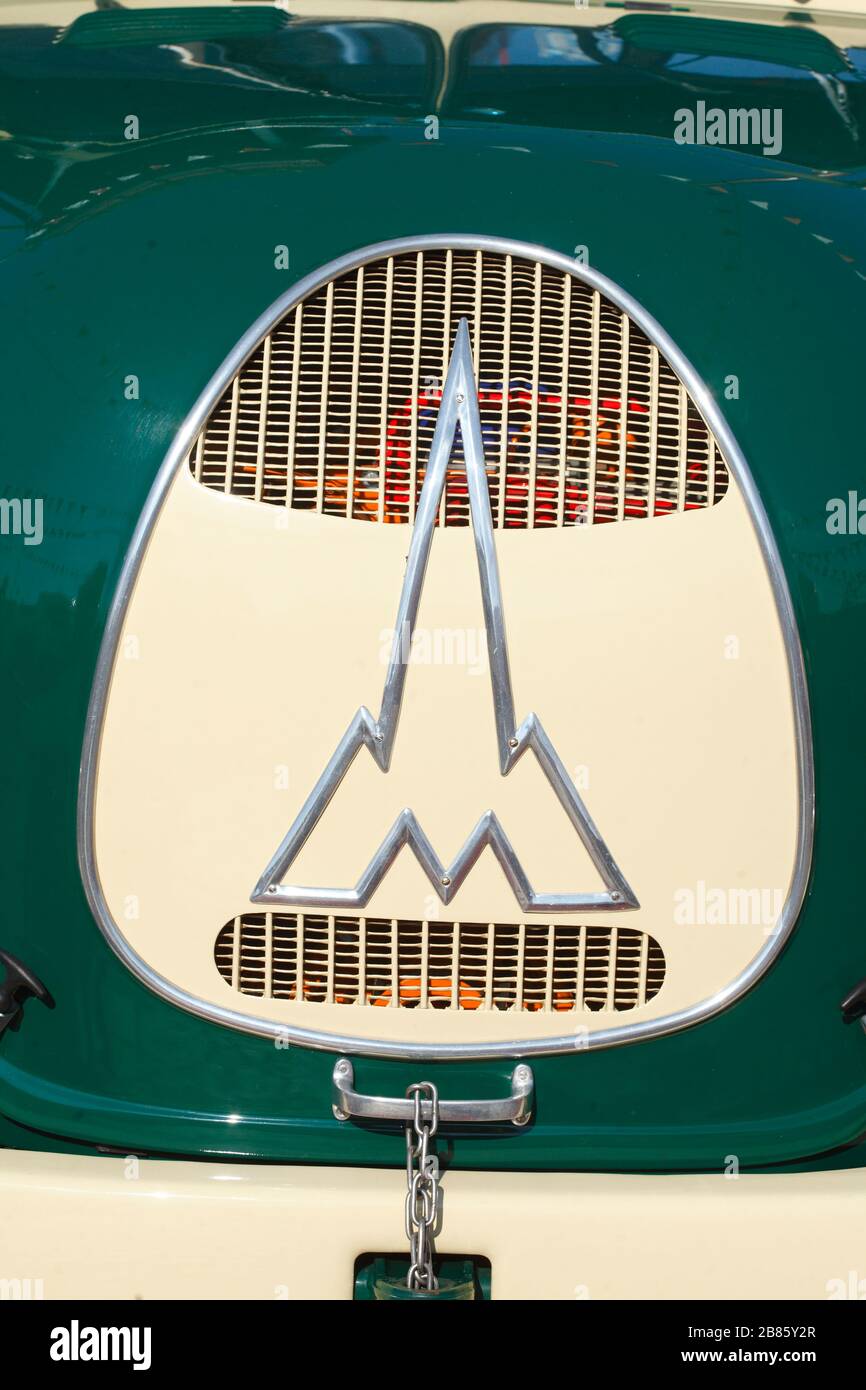 Logo von Magirus-Deutz auf dem Kühler des 1961 gebauten Oldtimer Sirius ...