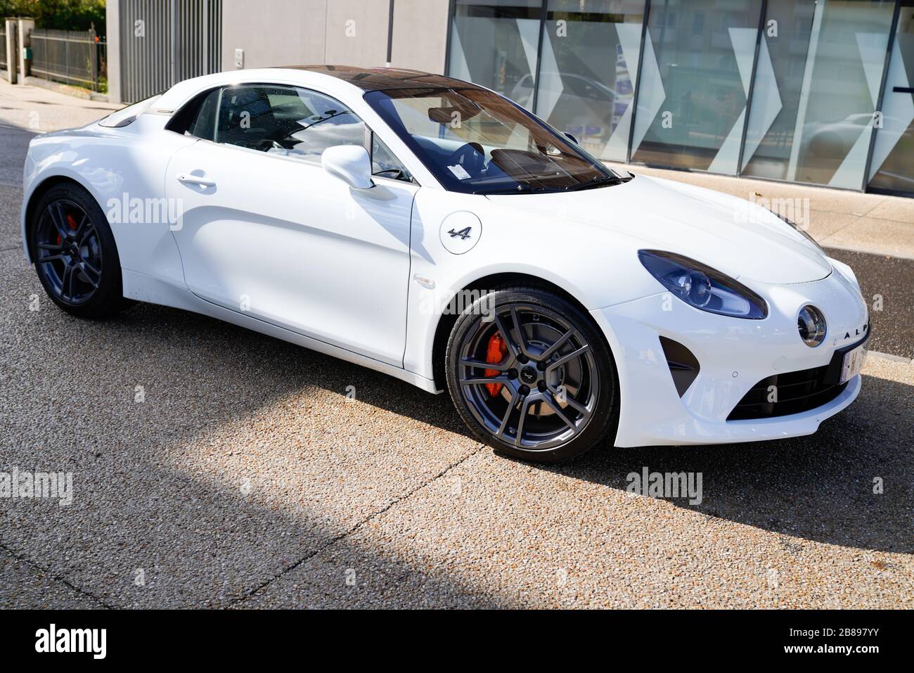 Bordeaux, Aquitanien / Frankreich - 10 15 2019 : Alpine A110 Sportwagen ...